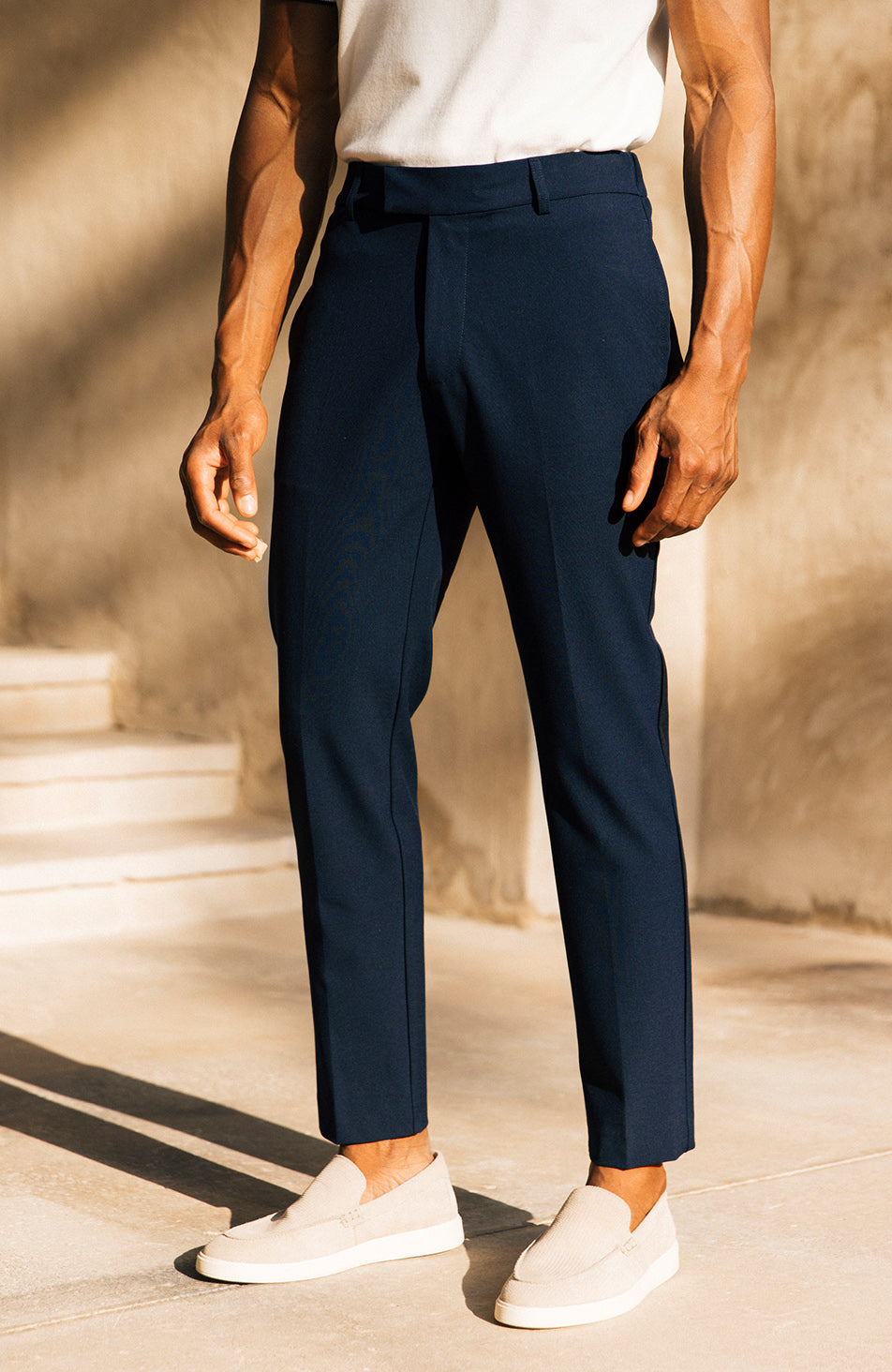 Aster Tailored Stretch Slim Leg Pants in Navy – MAUVAIS (USA)